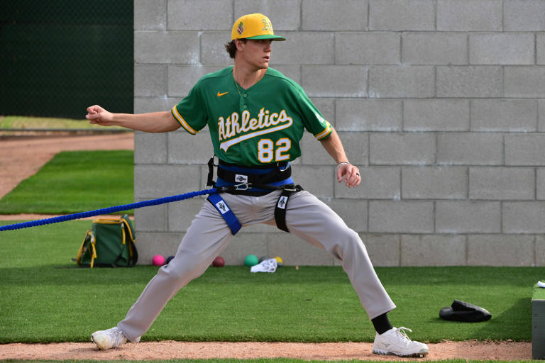 Morris spins 7 as Aviators beat Rainiers 4-2 for third straight