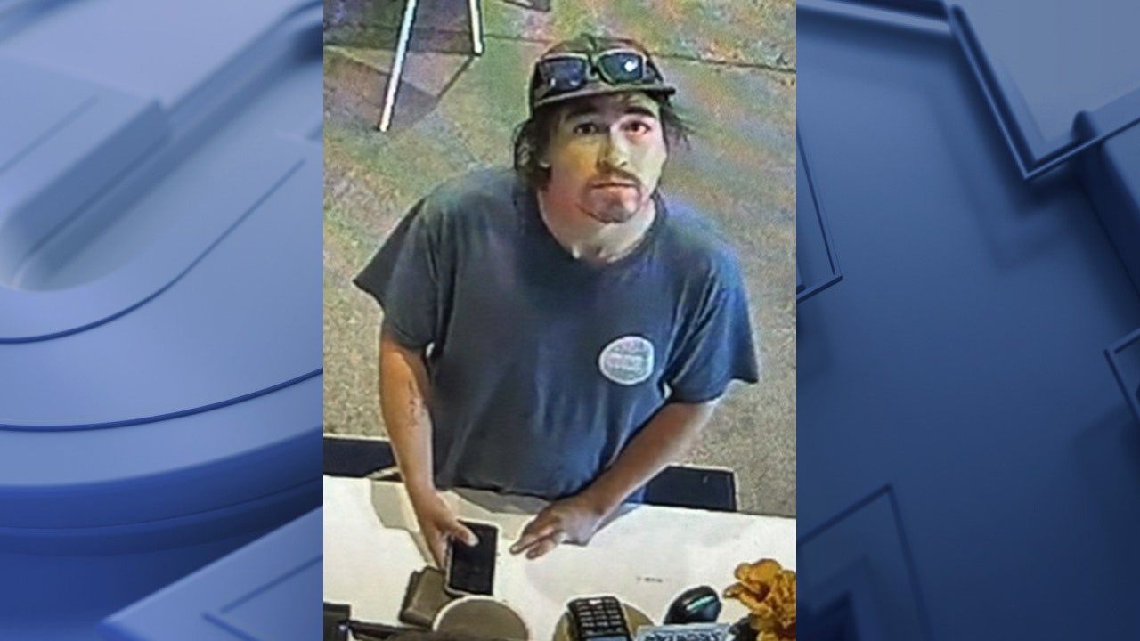 Wallet stolen from Brookfield restaurant; police seek suspect