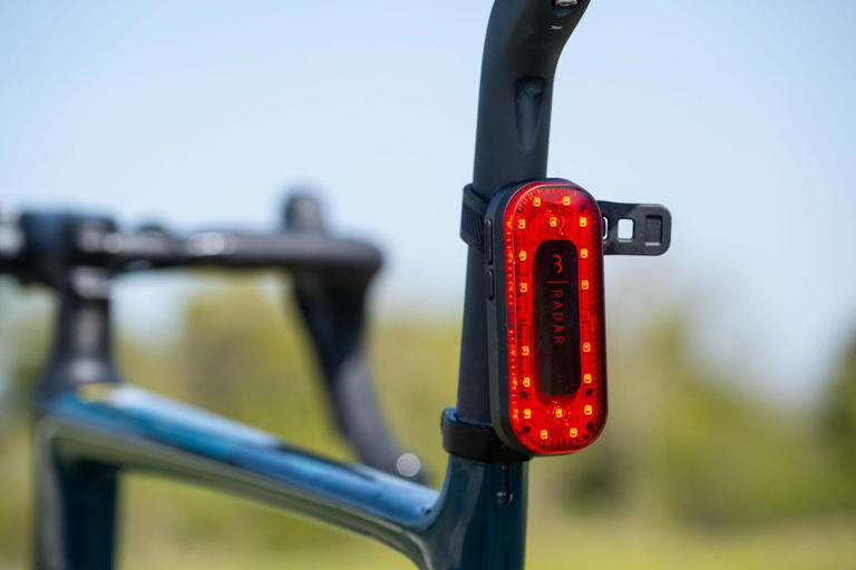 BBB Signal Radar BLS-251 review: A prominent and powerful rear light ...