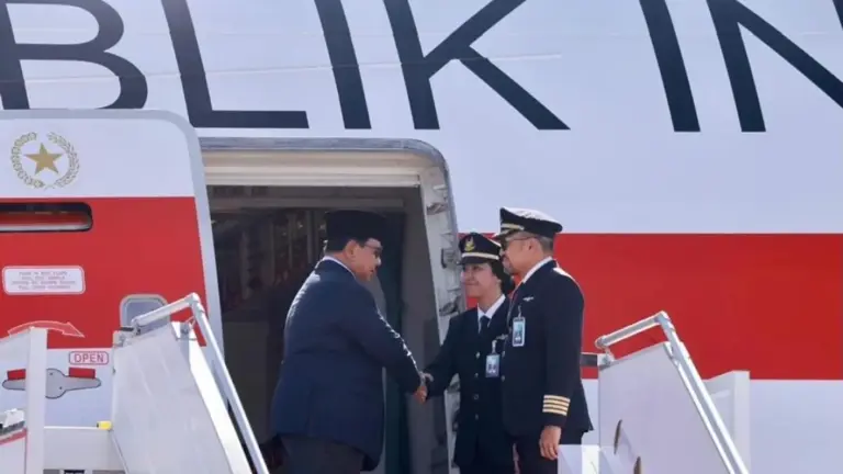 Profil Tania Widjaya, Pilot Perempuan yang Terbangkan Presiden Prabowo ...