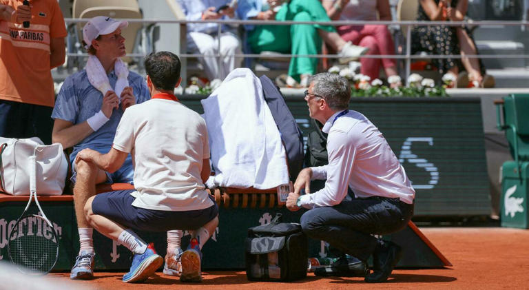 Sinner sta male? Jannik chiama il medical timeout ad un game dalla ...