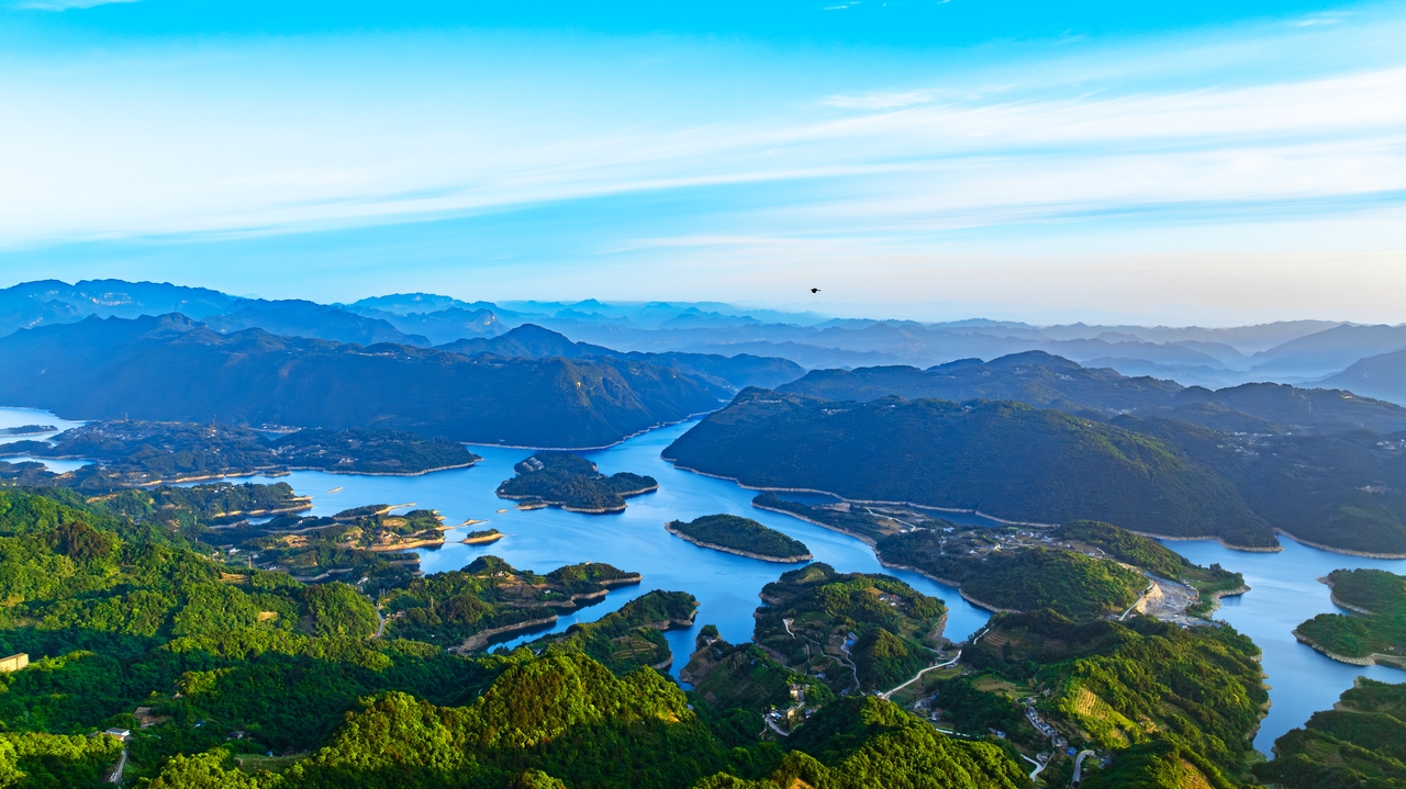 航拍湖北长阳清江国家湿地公园