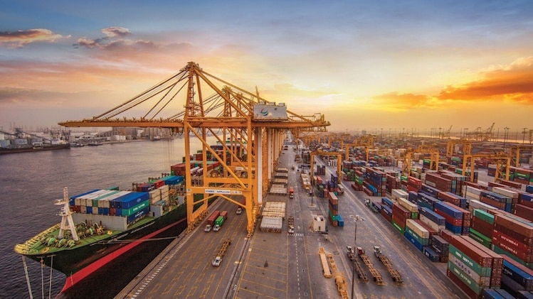 When the world's largest container line bets on: China hails Maersk's ...