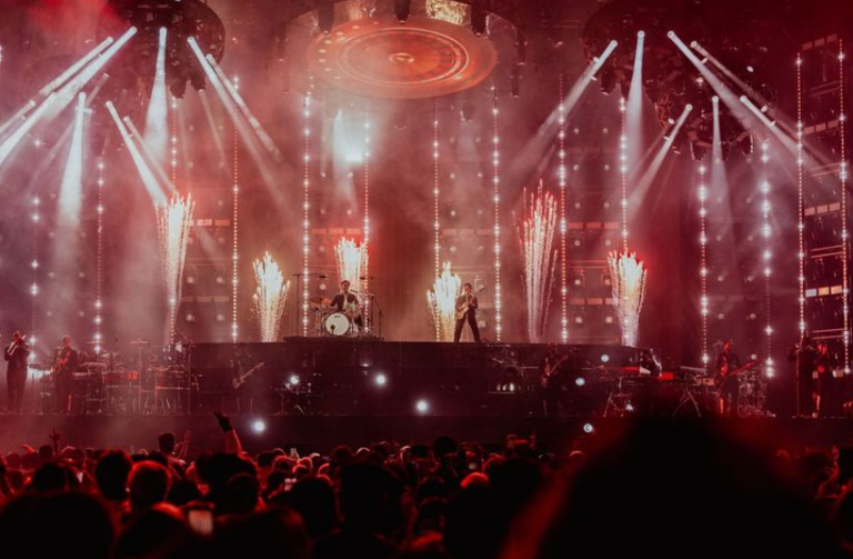 Bruno Mars packs powerful punch with big show at Rogers Stadium