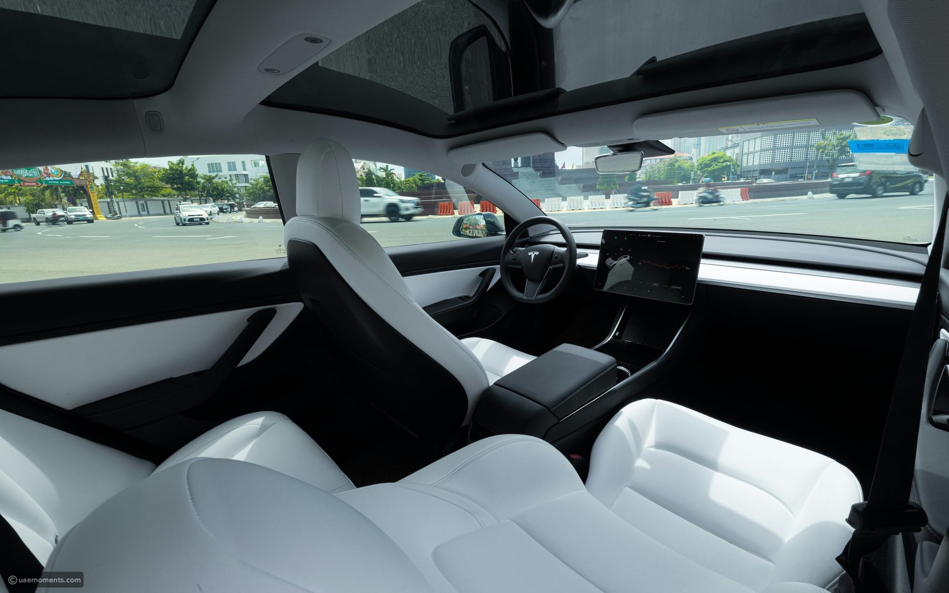 Xiaomi unveils 1,900 HP electric supercar with futuristic cockpit design
