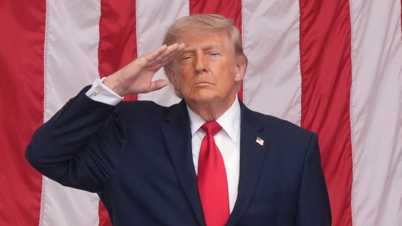 Analýza: Trump přijal „teorii šílence“ a hrozí zkázou. Útoku se bojí ...