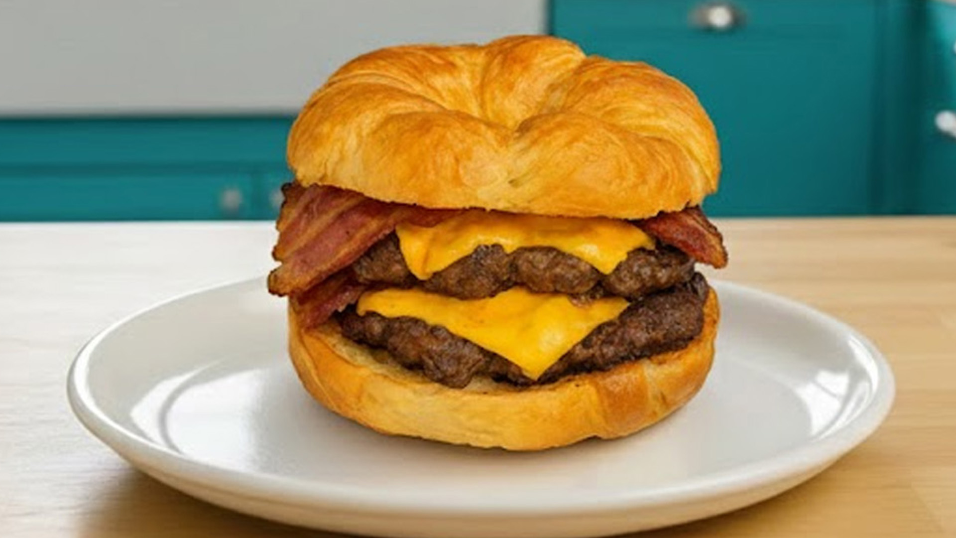 How to make loaded bacon cheeseburger croissant sandwich