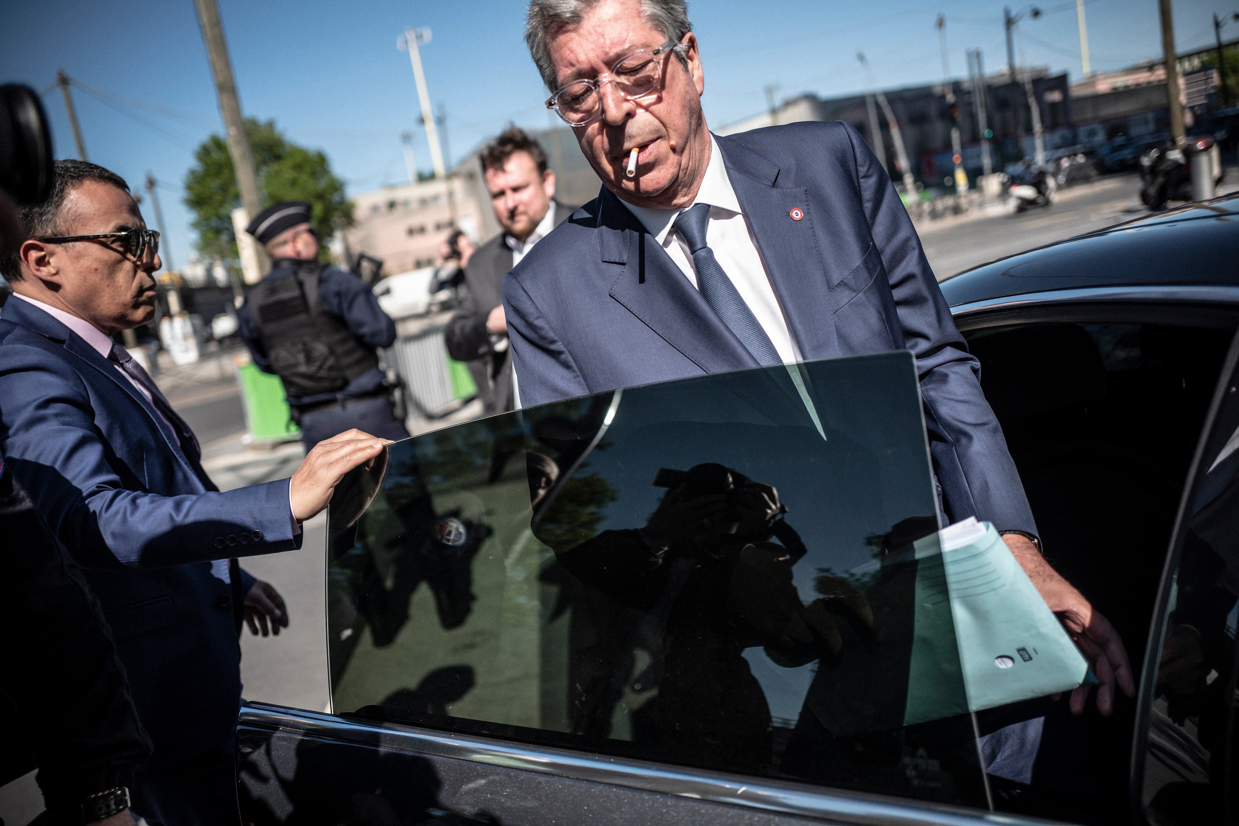 Patrick Balkany condamné à quinze mois et trois ans de prison ferme ...