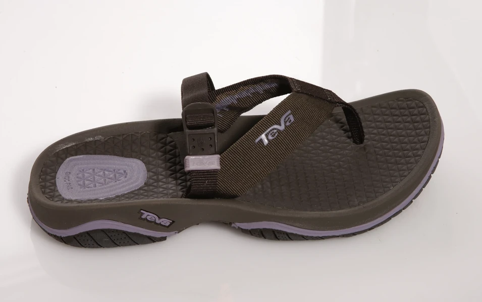 Teva Voya Zillesa sandals drop to $38 on Amazon