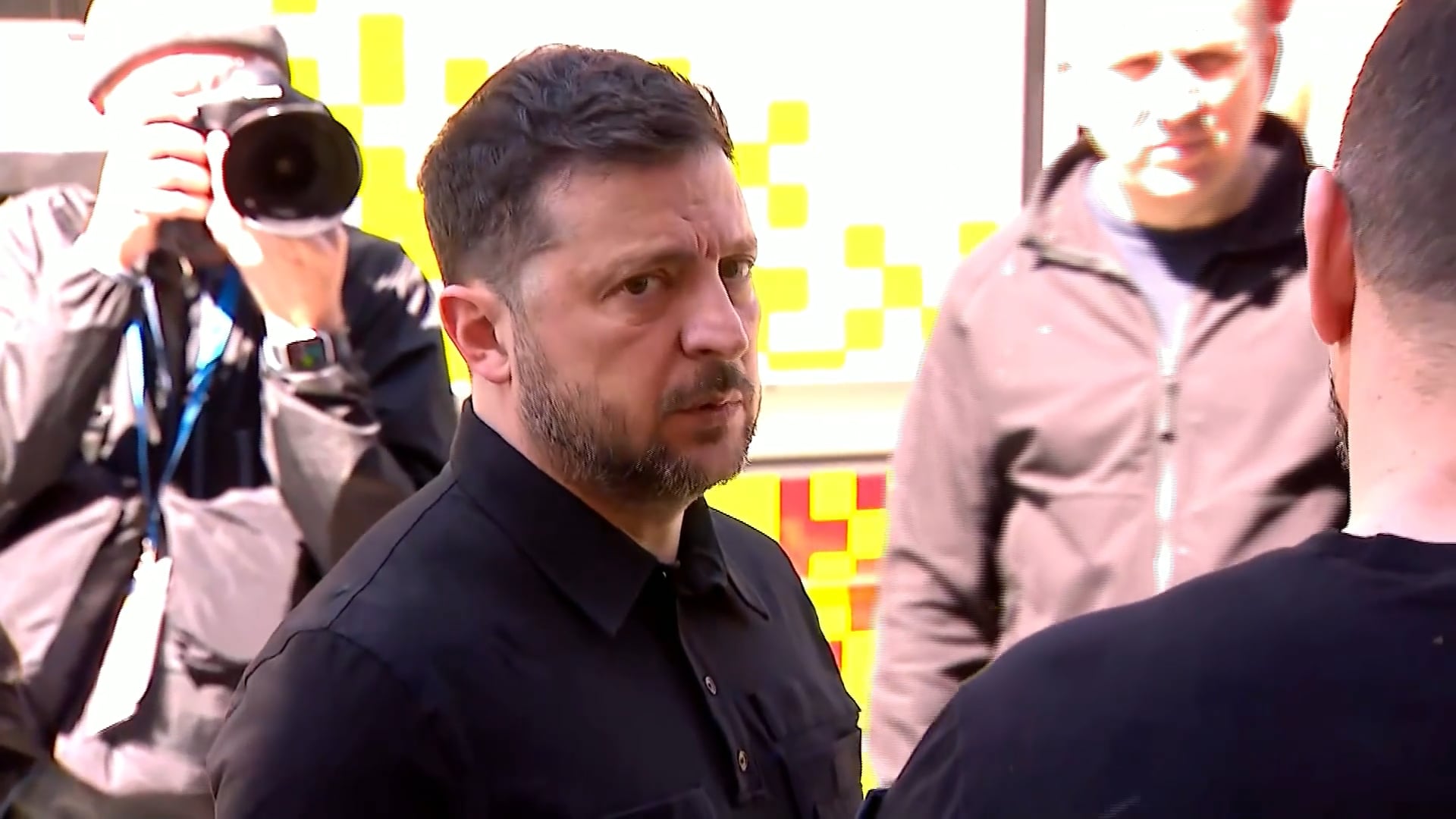 Zelenskyy visits destruction after major Russian attack on Kyiv