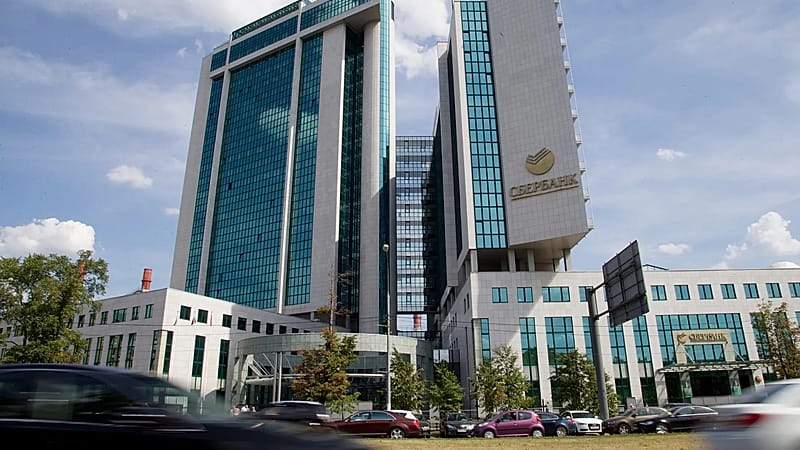 La Russia vuole autorizzare Sberbank a difendersi dai droni ucraini