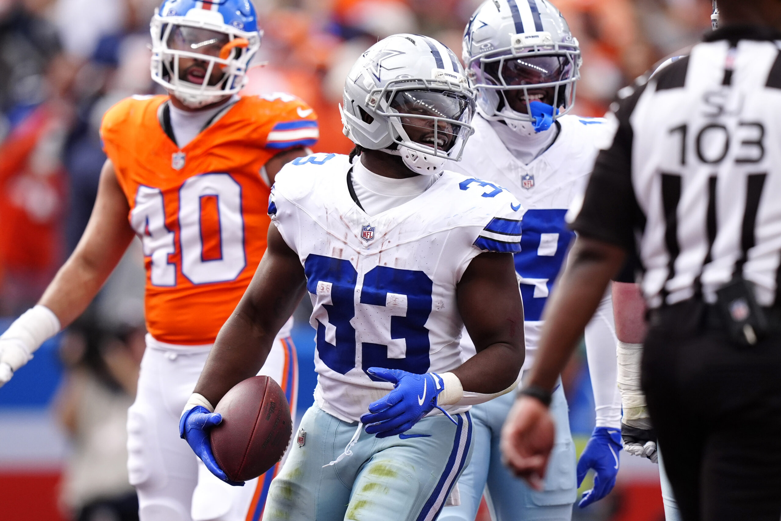 Cowboys lock up 1,201-yard back for $8M a year after Broncos let him walk