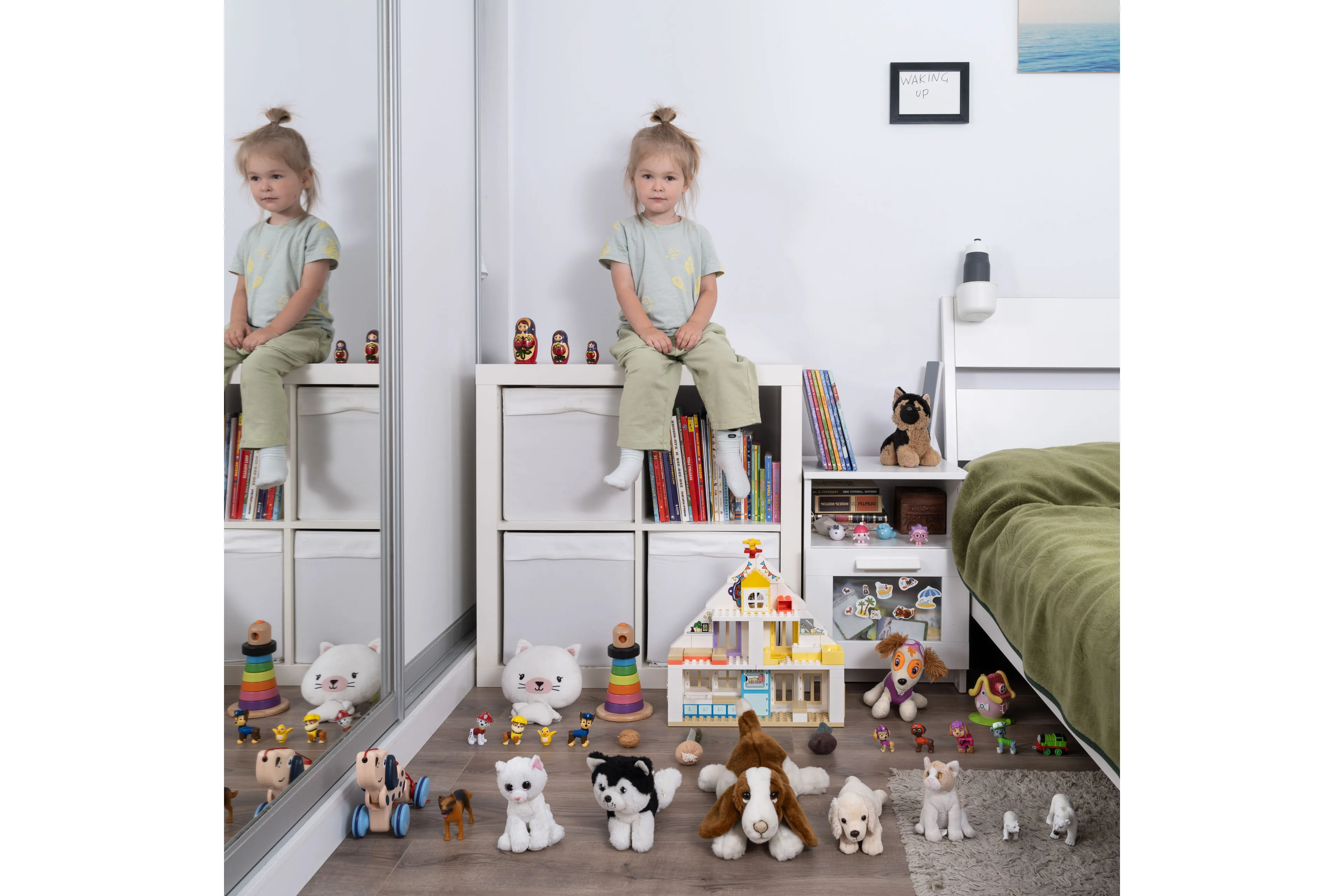These adorable photographs of children with their favourite toys tell ...
