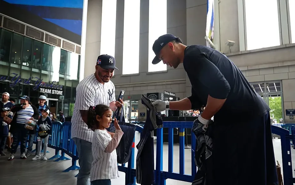 Stanton begins running program as Yankees eye mid-June return