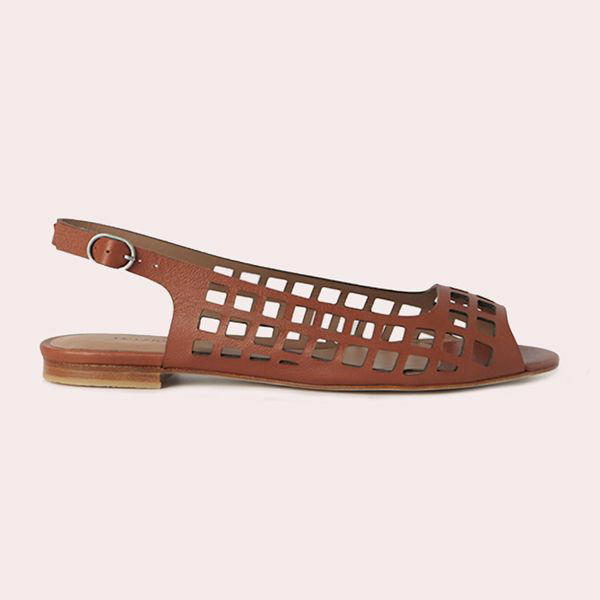 6 zapatos de verano preciosos y supertendencia para mujeres de más de 50 que buscan comodidad y ...