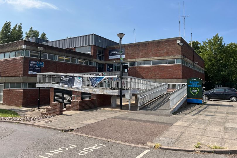 Delays 'drag on' to fix popular Spalding diving pool