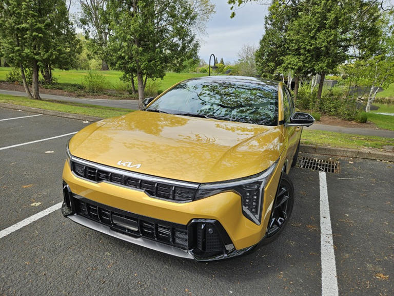 El nuevo K4 hatchback lleva a Kia por terrenos inestables
