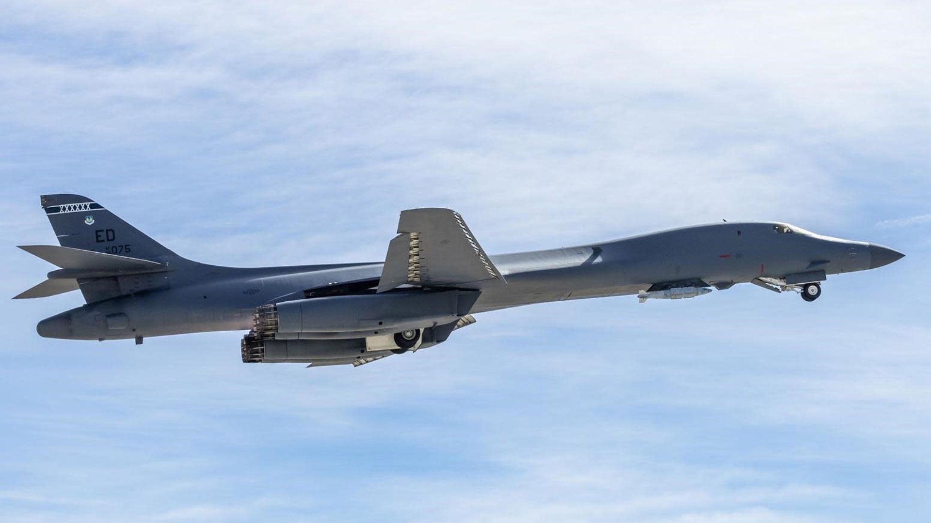 USAF’s supersonic B-1B Lancer bomber could soon get hypersonic missile ...
