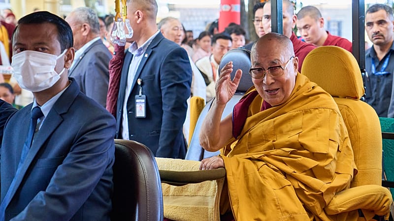 Dalai Lama attends swearing-in of Tibetan government-in-exile in India