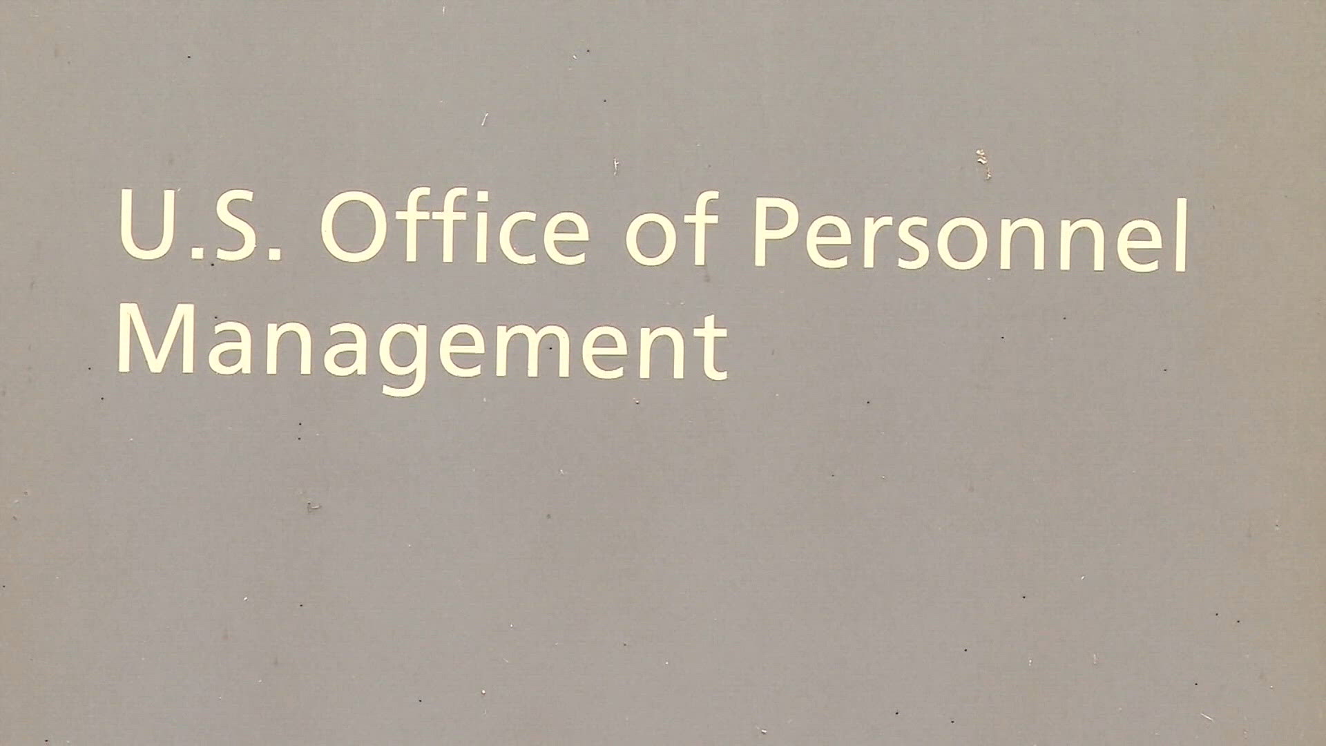 Push for federal workers to sign non-disclosure agreements