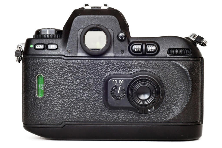 The Nikon F100 – the ultimate 35mm film SLR camera for digital ...