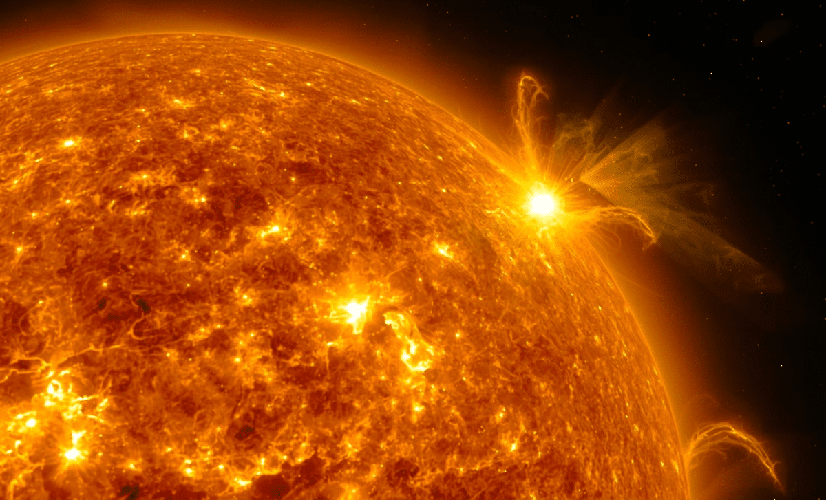 Scientists spot warning signs hours before sun’s most powerful flare