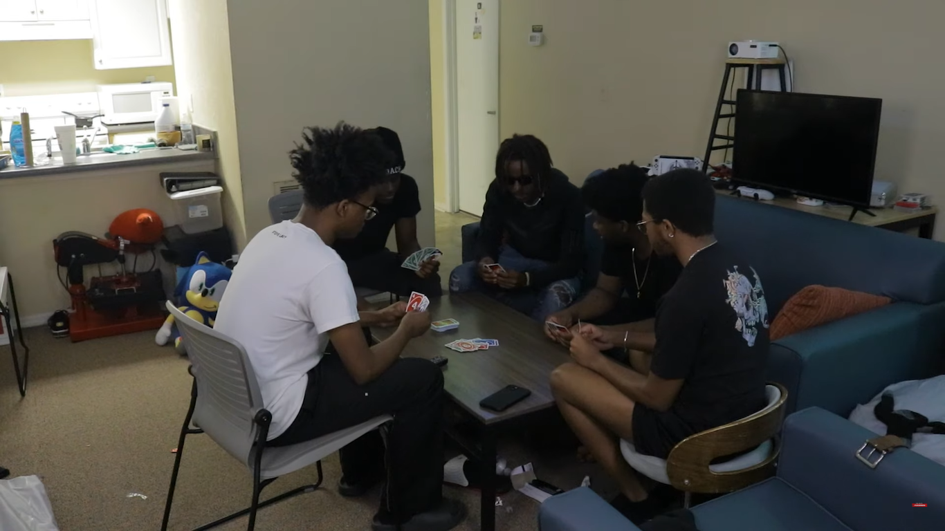 When you’re playing Uno but suddenly everyone has a +4 🤨🃏 and now it’s ...