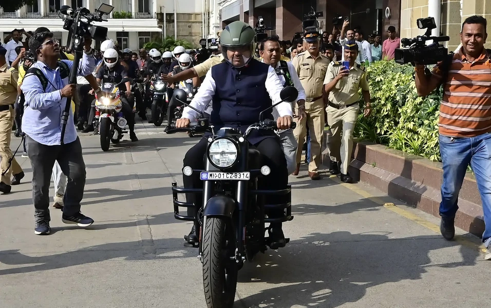 Fadnavis steps in to stall BMC's privatisation proposals