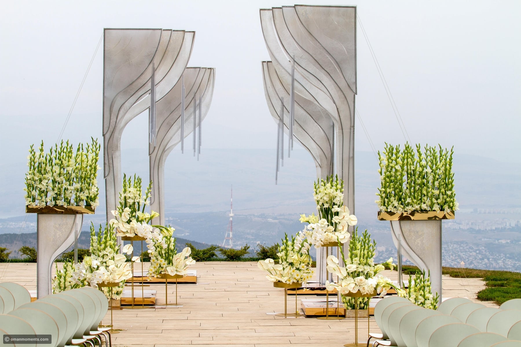 Modern wedding trends replacing traditional bridal styles in 2026