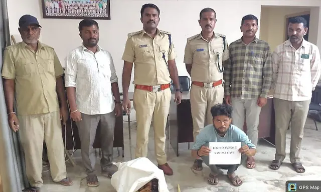 Sandalwood smuggler arrested in Koppal; 25 kg sandalwood seized