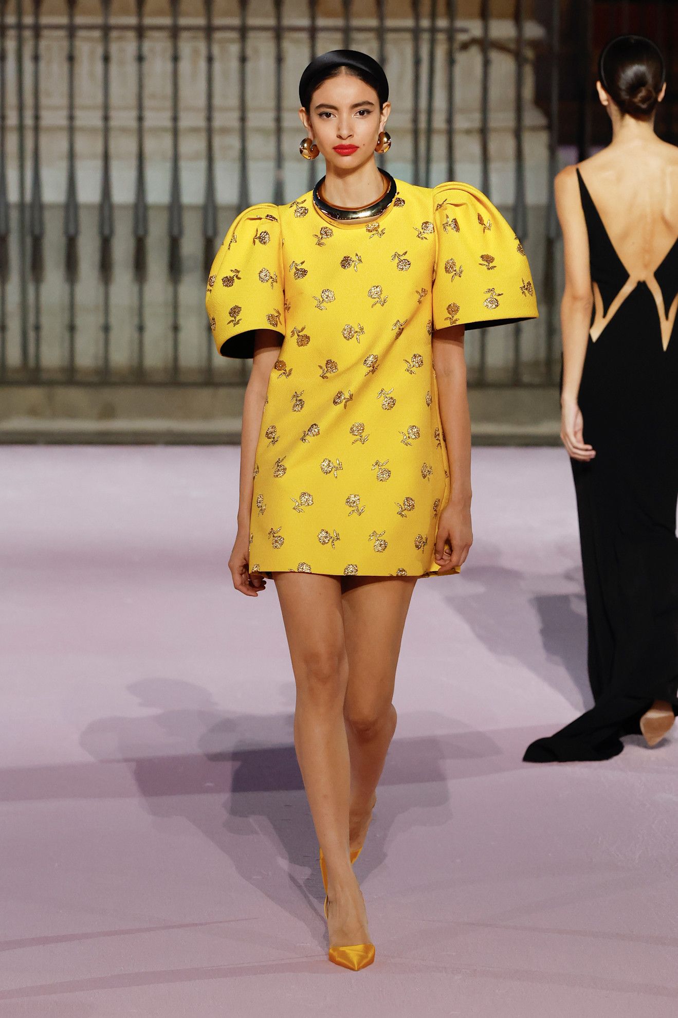 Cómo combinar el amarillo más tendencia del verano 2026