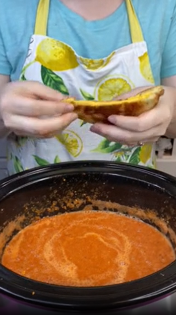 Slow cooker tomato soup you’ll love
