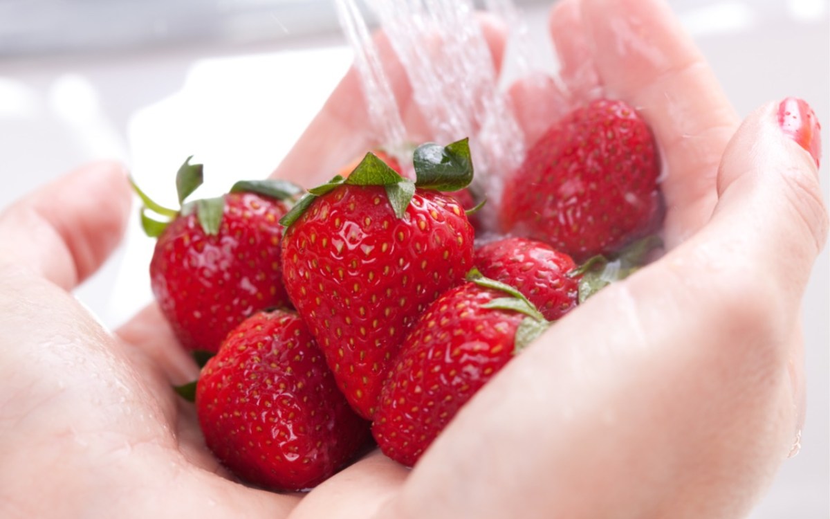 Erdbeeren mit Natron waschen: Darum solltest du es tun