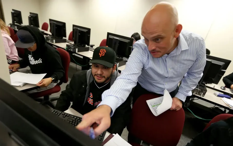 California colleges push reforms to fix online learning gaps