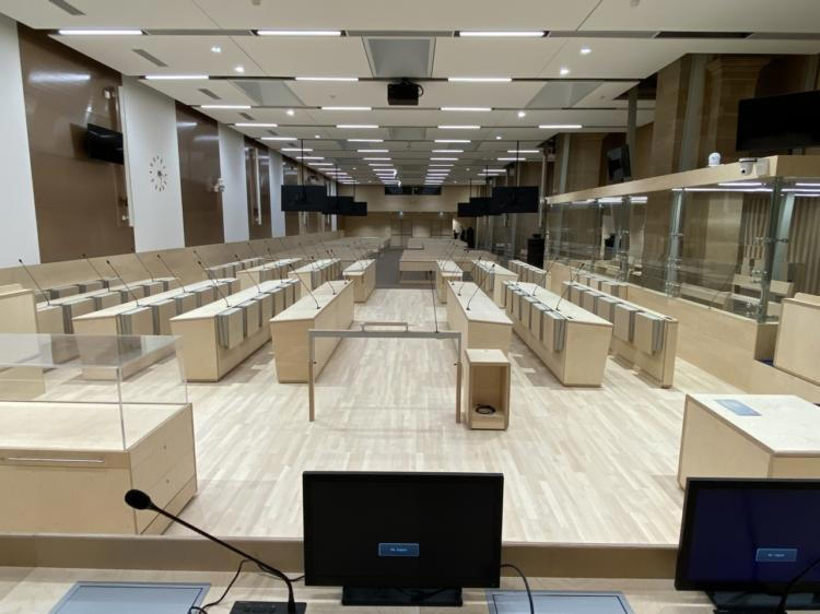 Une salle pour des grands procès à côté de la prison de Fleury-Mérogis ...