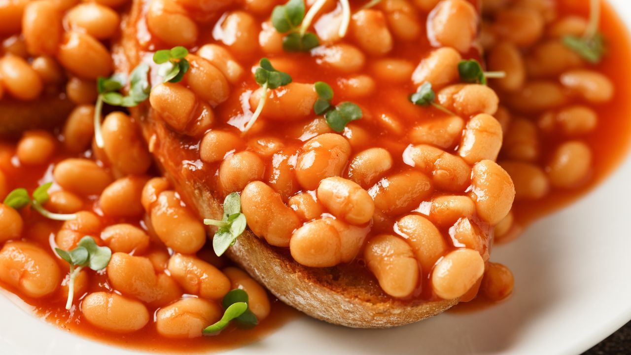 18 quirky British customs that totally confuse Americans