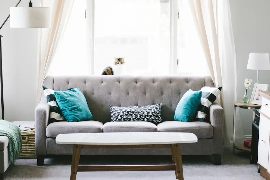 7 home design one-liners that instantly make guests uncomfortable