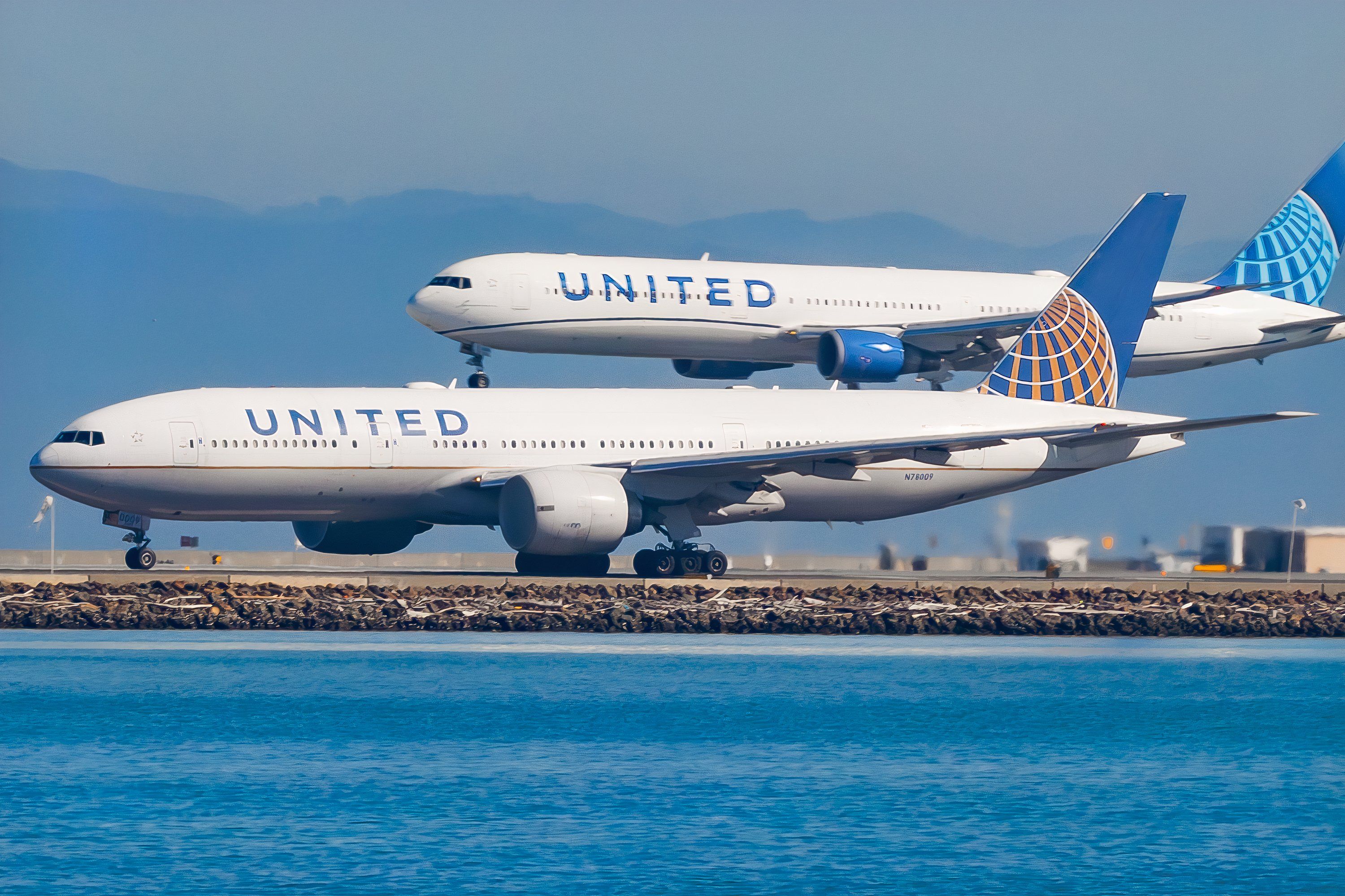 United Airlines passengers face 24-hour ordeal as 29-year-old plane ...