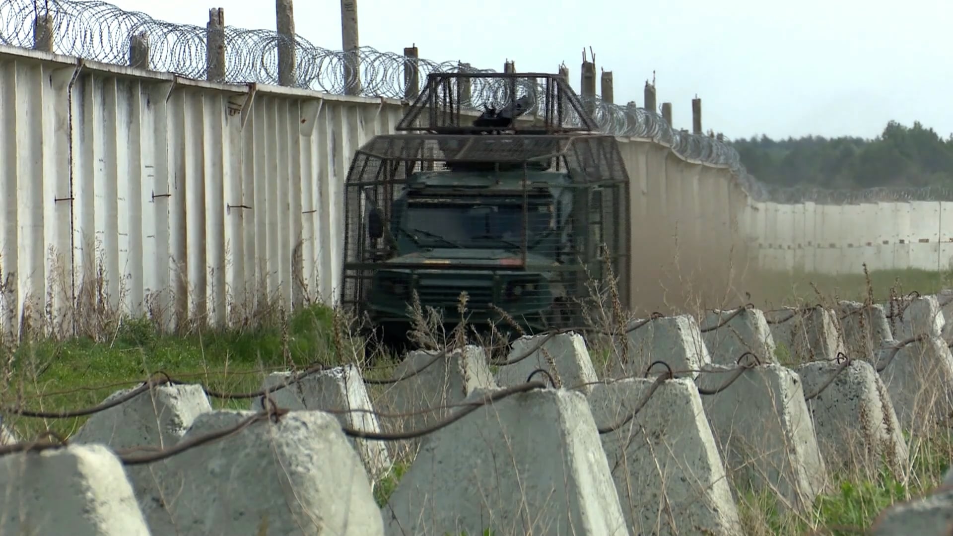 Ukraine expands defensive positions on Belarusian frontier