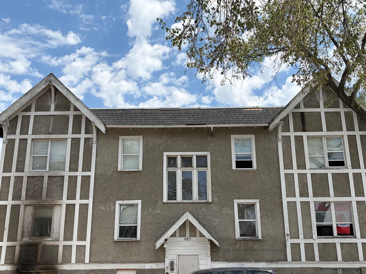Group removes squatters from Spence neighbourhood building's stairwells ...