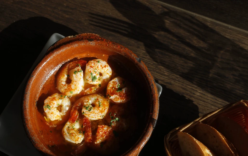 Spanish garlic shrimp that feels like a getaway