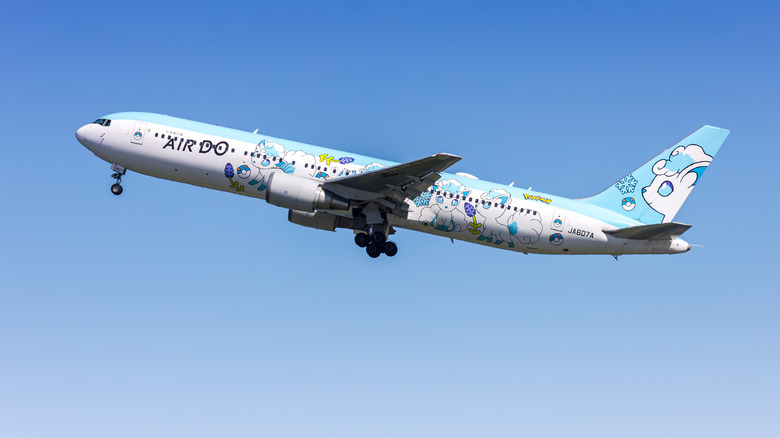 10 popular wide-body passenger planes ranked from cheapest to most ...