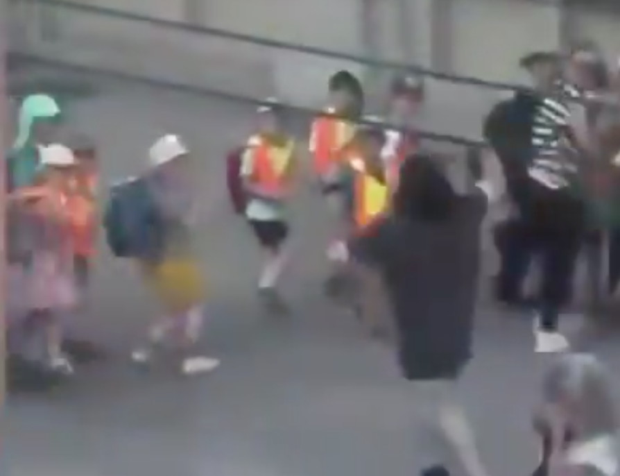 Svizzera sotto choc, strage sfiorata in stazione: grida "Allah Akbar" e ...