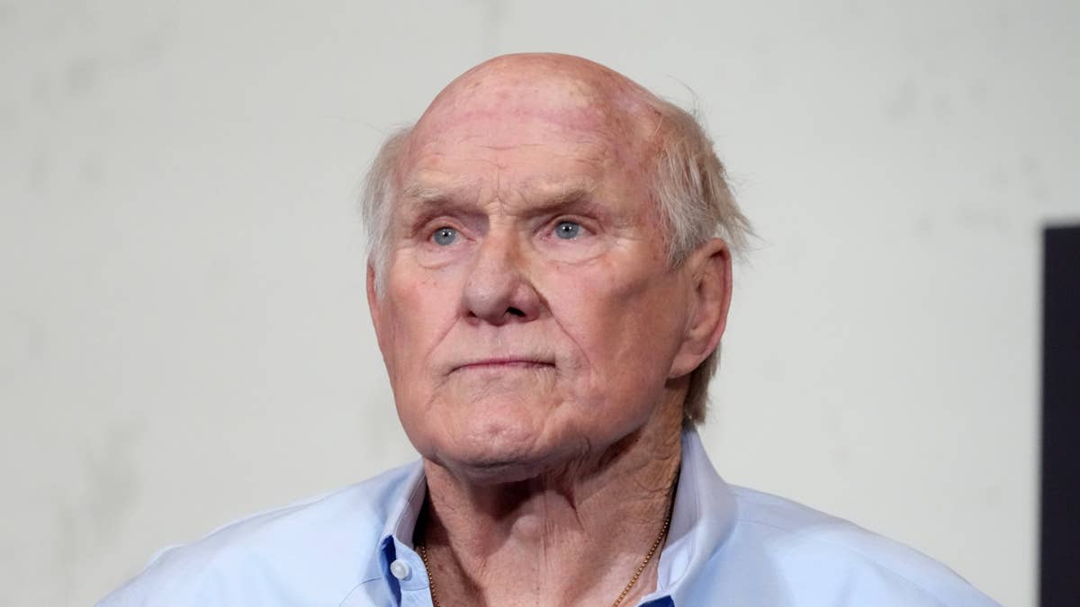 Terry Bradshaw's memoir 'Looking for Terry' releases October 13 with ...