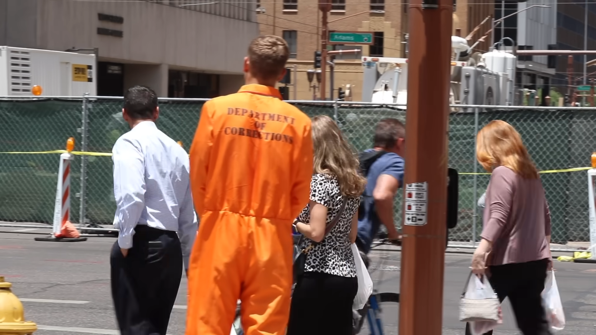 Escaped prisoner left strangers confused and scared