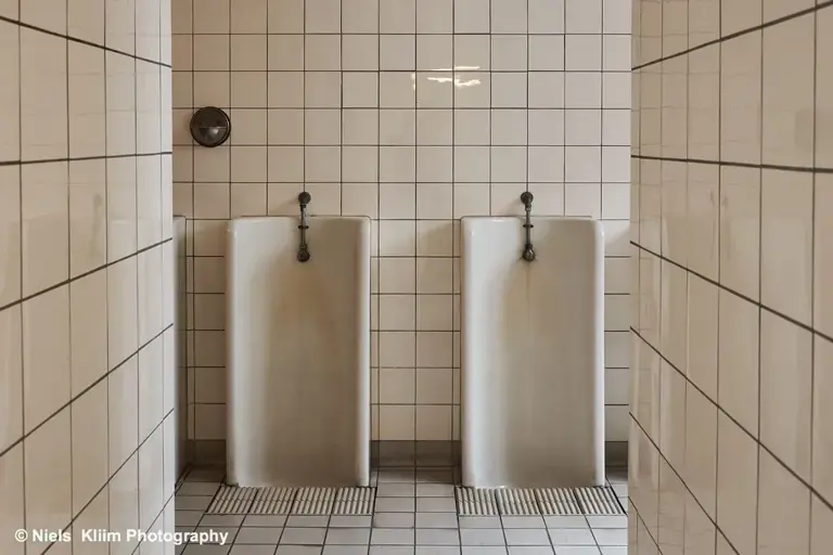 The bathroom barometer: Why a dirty restroom means you should cancel ...