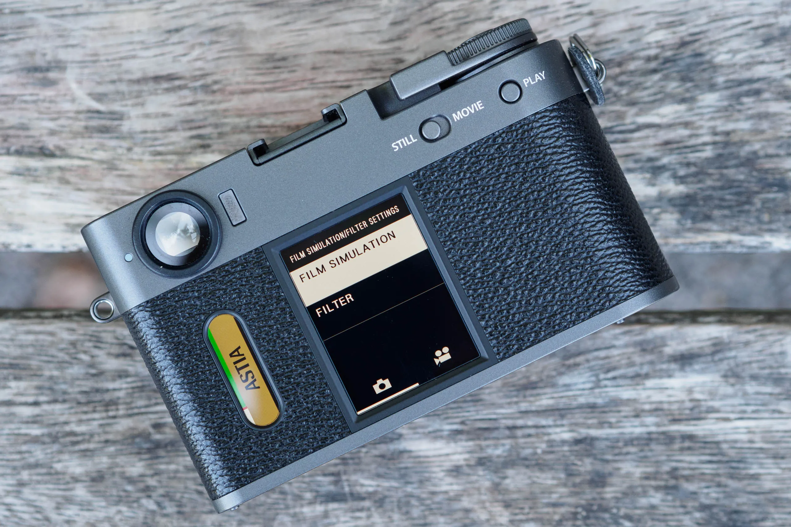Do you want a digital camera that shoots like film? This is what I’ve found