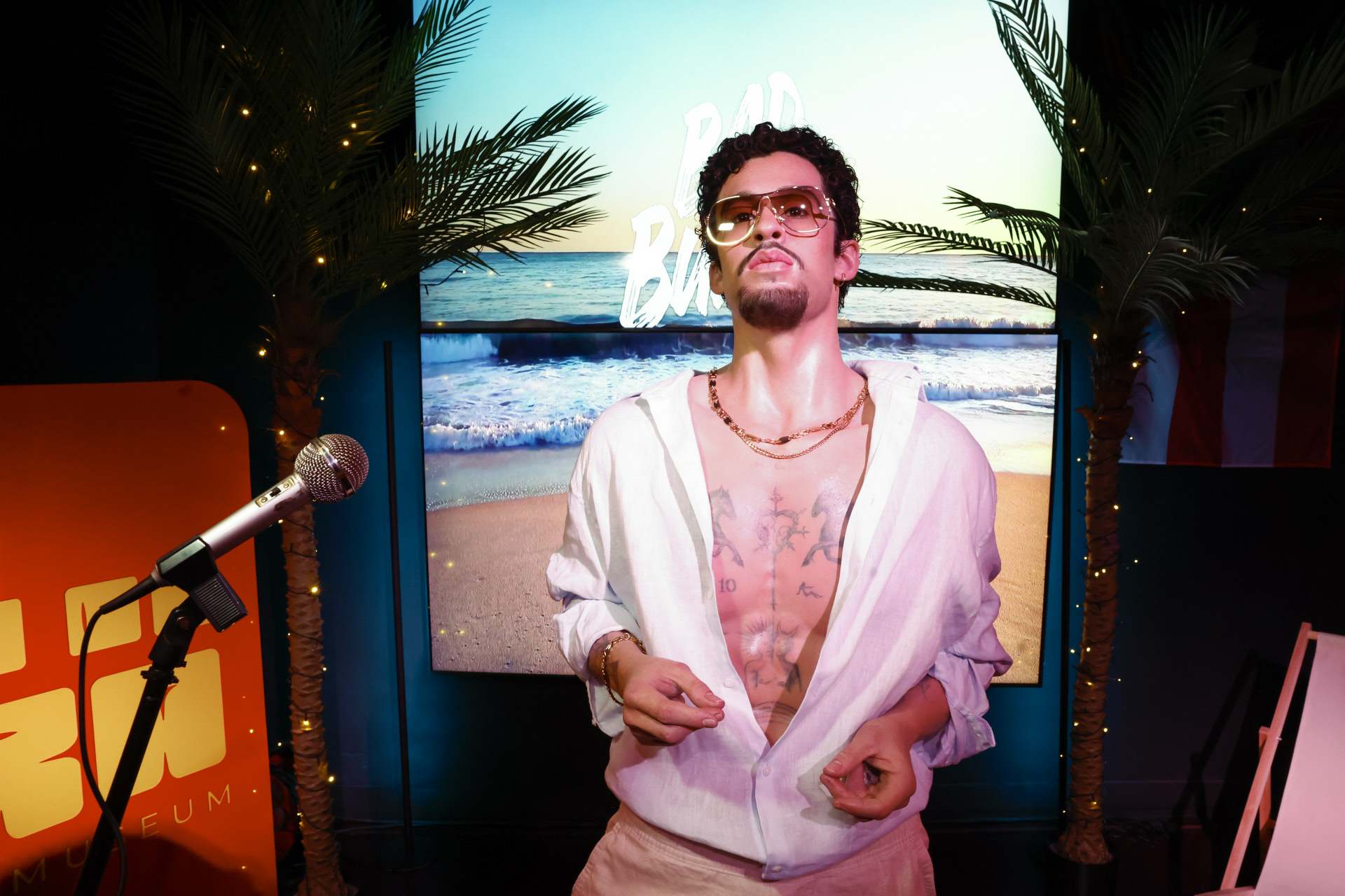 Bad Bunny se cuela en el Museo de Cera de Madrid a punto de iniciar su ...