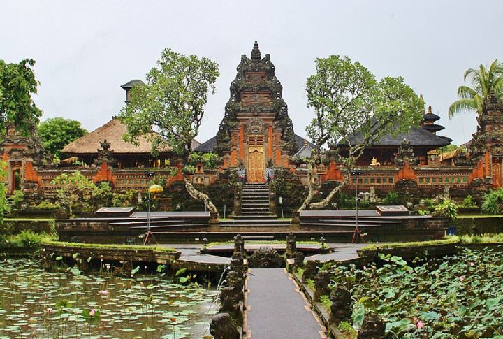 25 scenic spots that take wedding celebrations to another level
