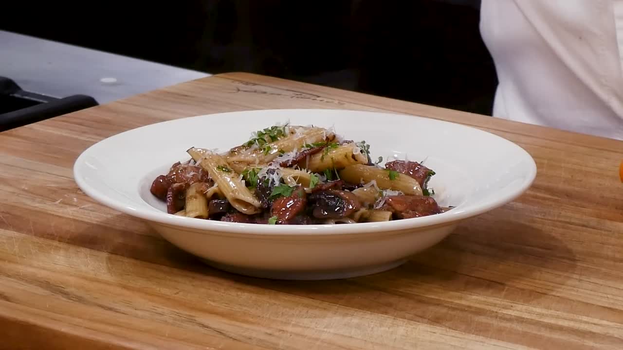 Step-by-step guide to coq au vin pasta: A tasty 30-minute meal